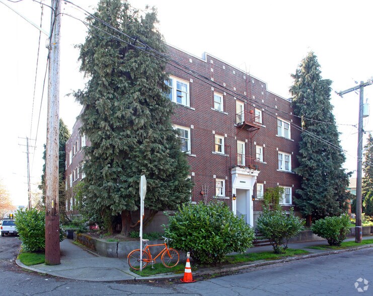 The Andrew Apartments | Seattle, WA | ForRent.com
