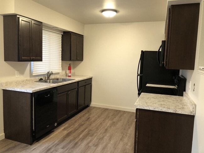 402 N 19th Ave Townhome - Townhome Rental in Bozeman MT | ForRent.com