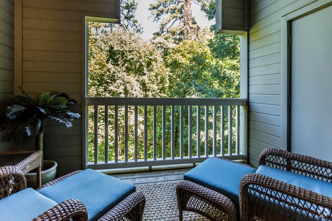 Chenal Commons Apartments - Little Rock, AR | ForRent.com