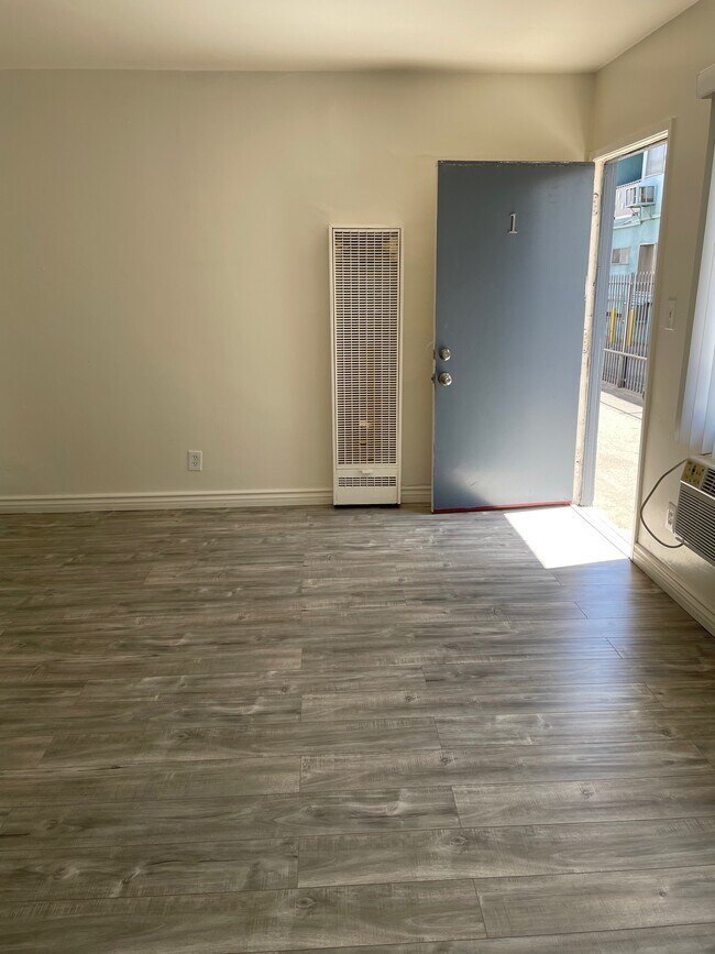 14756 Delano St Apartments - Los Angeles, CA | ForRent.com