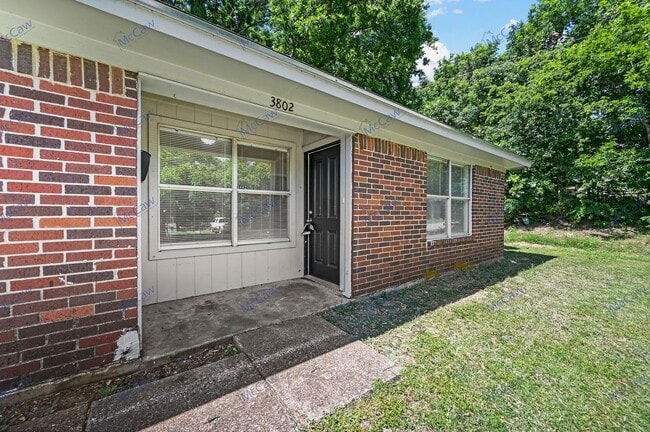 Great 2/1 Duplex in Fort Worth (76110)! House - House Rental in Fort Worth, TX | ForRent.com
