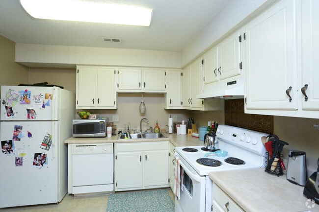 Summit Ridge Apartments For Rent in Florence, AL | ForRent.com