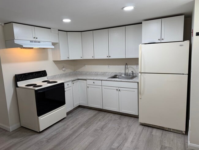 32 Forest Rd Unit 2 Off-Campus Housing, Wolfeboro, NH