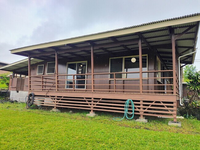 Rare 4BR/1.5BA in Hilo with Backyard Deck! - House Rental in Hilo, HI ...