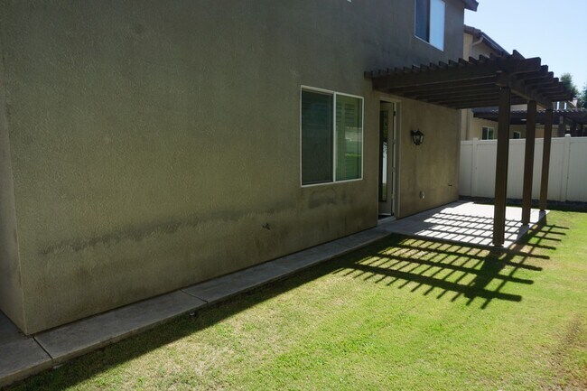 Stunning Home in Gated Community! Rental - House Rental in Bakersfield ...