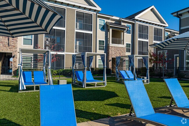 Silver Collection at Cosner's Corner Apartments - Fredericksburg, VA ...
