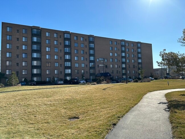 637 E Woodland Park Ave Condo Unit 611 - Condo for Rent in Chicago, IL ...