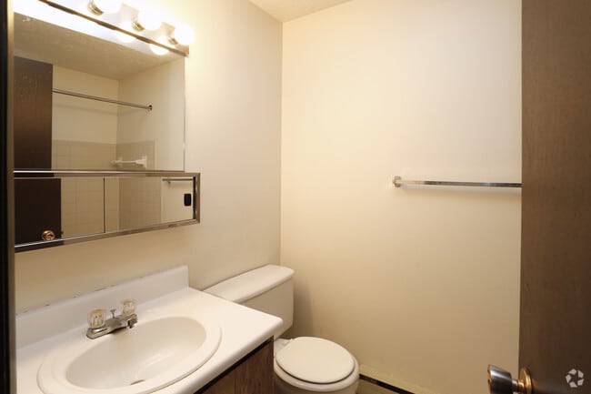 Alcoma on the Green Apartments - Pittsburgh, PA | ForRent.com