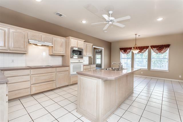 1101 US-82 House - House Rental in Whitesboro, TX | ForRent.com