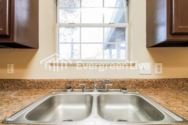 425 Forest Grove Cir Off-Campus Housing, Columbia, SC