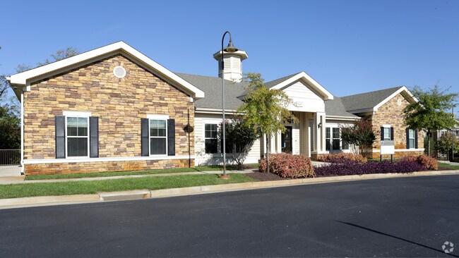 Arden Place Apartments | University of Virginia | Off-Campus Housing Search