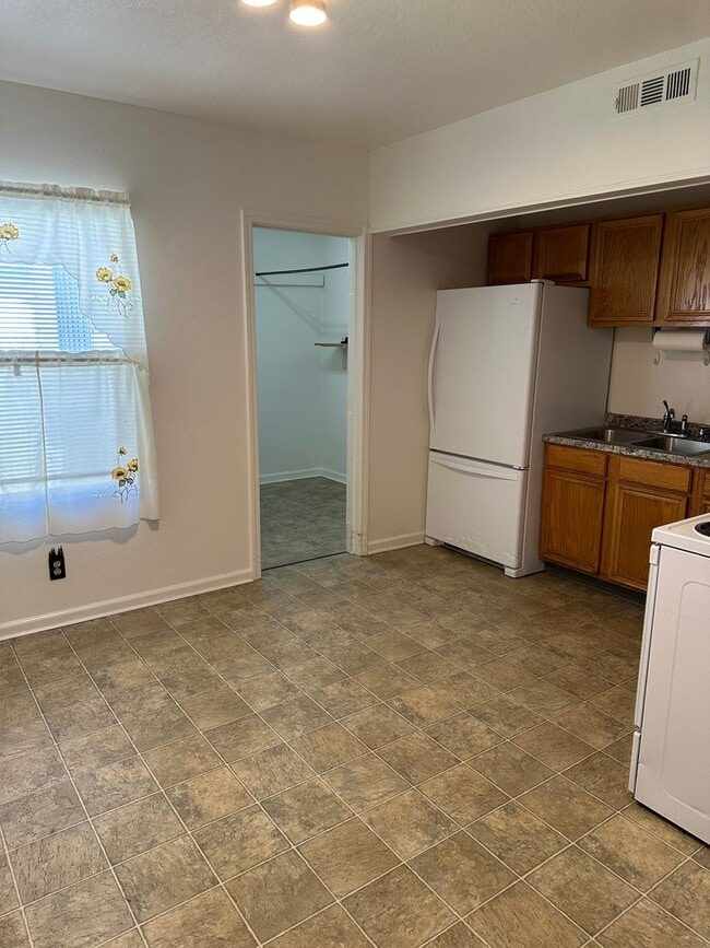 Charming 2 bedroom, 1 bathroom duplex in S... - House Rental in Reno ...