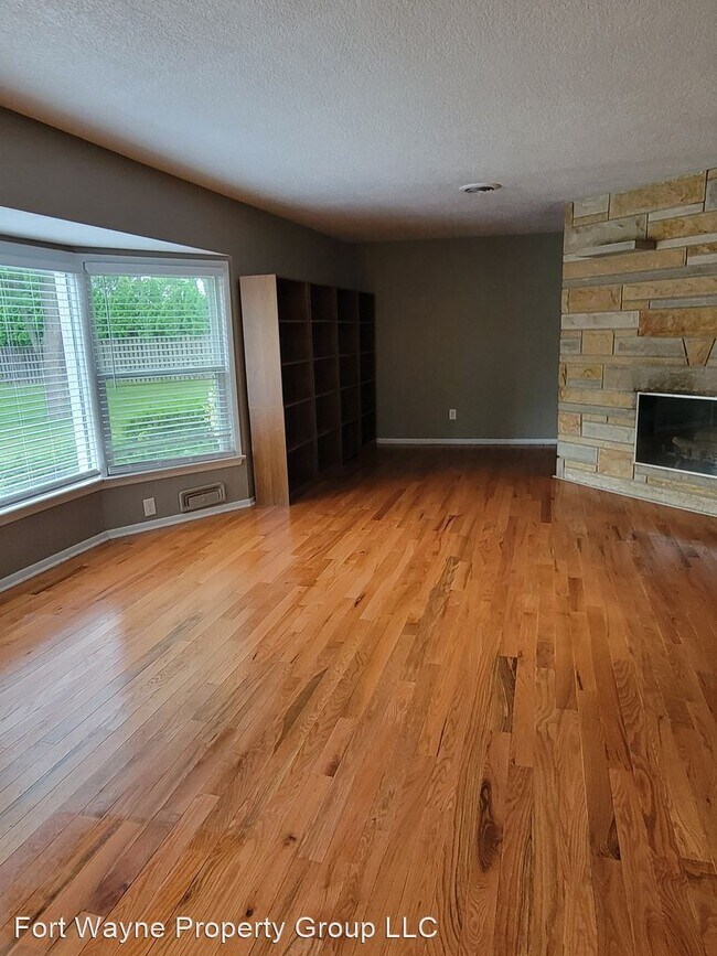 3 br, 2 bath House - 4332 Wyandotte Dr - House Rental in Fort Wayne, IN ...