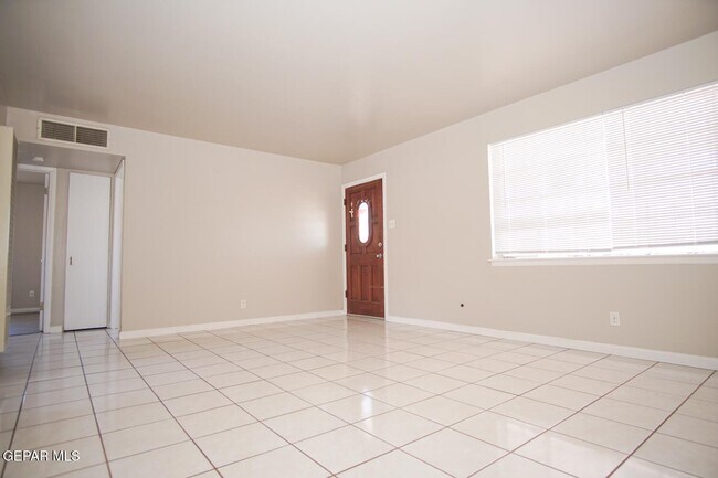 2414 Silver Ave Off-Campus Housing, El Paso, TX
