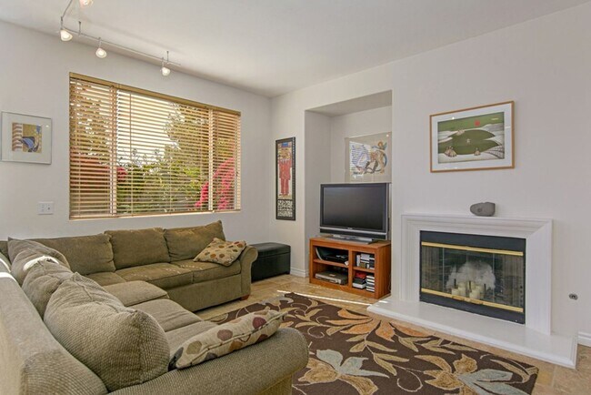 Grand 4 Bedroom Home in Oceanside! - House Rental in Oceanside, CA ...