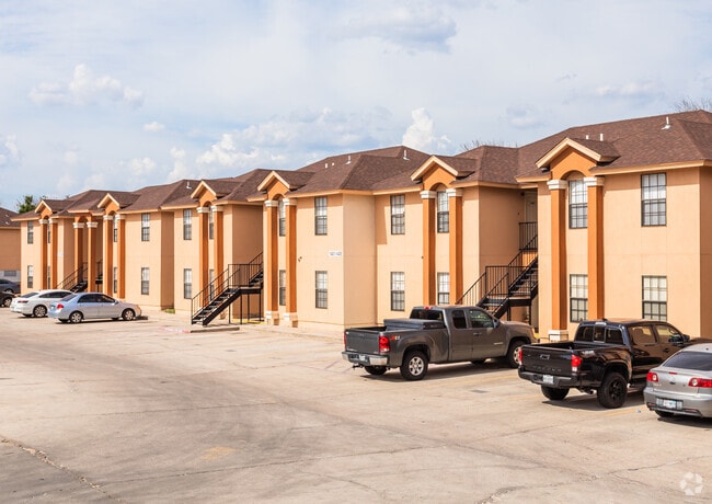 Villas Laredo Apartments - Laredo, TX | ForRent.com