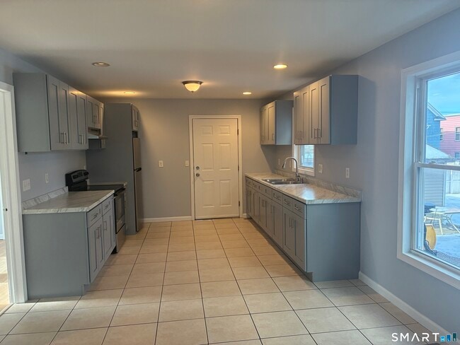 75 Ash St Off-Campus Housing, Bridgeport, CT