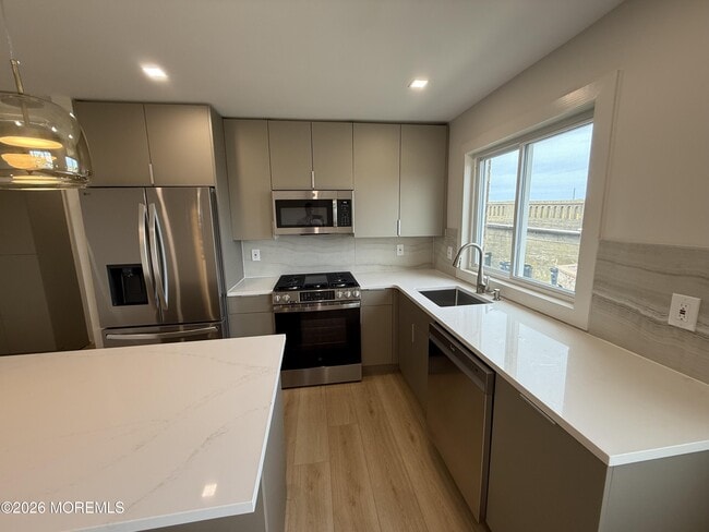 1 Ocean Ave N Unit 83 Off-Campus Housing, Belmar, NJ