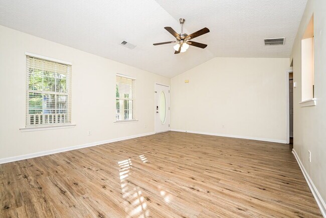 43 Roxbury Ln House - House Rental in Newnan, GA | ForRent.com