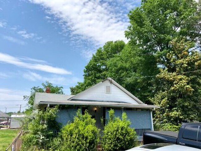 Roomy 3 bed 1 bath House in the Southside! - House Rental in Richmond ...