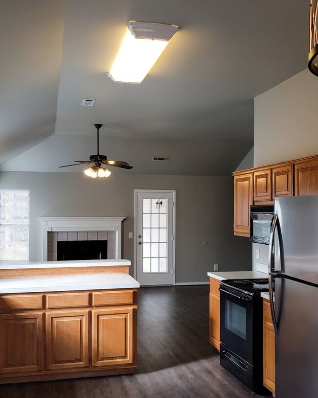 Great 4 Bedroom 2 Bath home and fenced yard!!! Off-Campus Housing ...