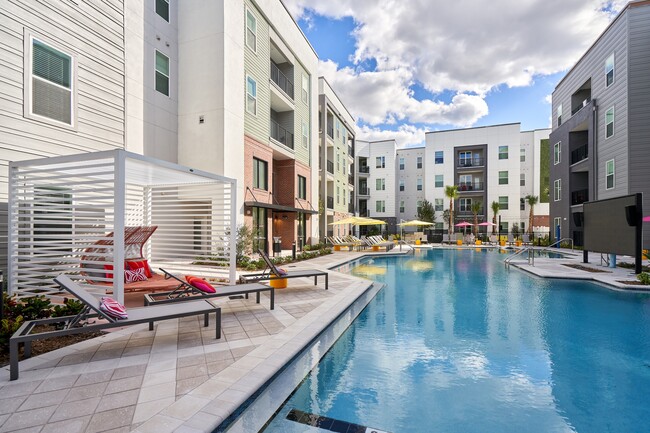 The Accolade Collegiate Village West Apartments | University of Central ...