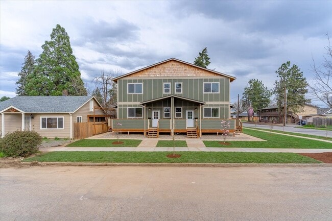 1094 15th St SE Off-Campus Housing, Salem, OR