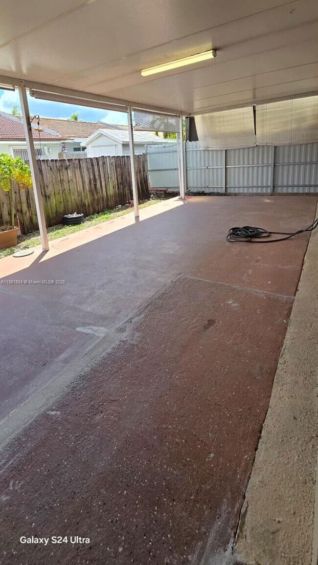 7640 NW 182nd Terrace - House Rental in Hialeah, FL | ForRent.com