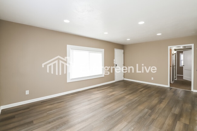 6784 Franklin St Off-Campus Housing, Omaha, NE