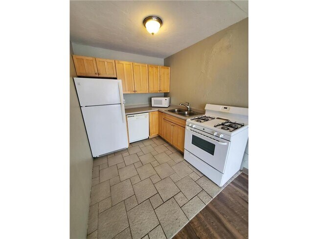 2525 3rd Ave S Unit 104 - Minneapolis, MN | ForRent.com