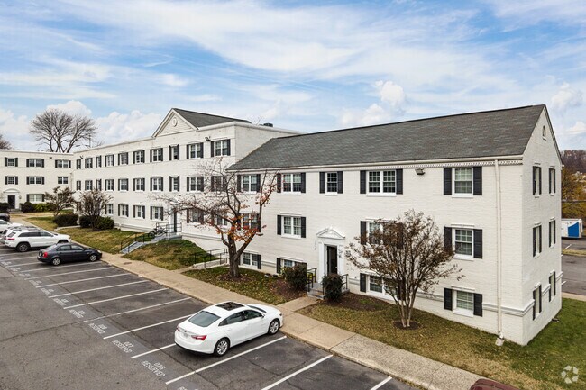 Eaton Square Apartments - Alexandria, VA | ForRent.com