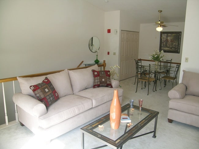 Springbrook Cercle Apartments For Rent in Oak Creek, WI | ForRent.com