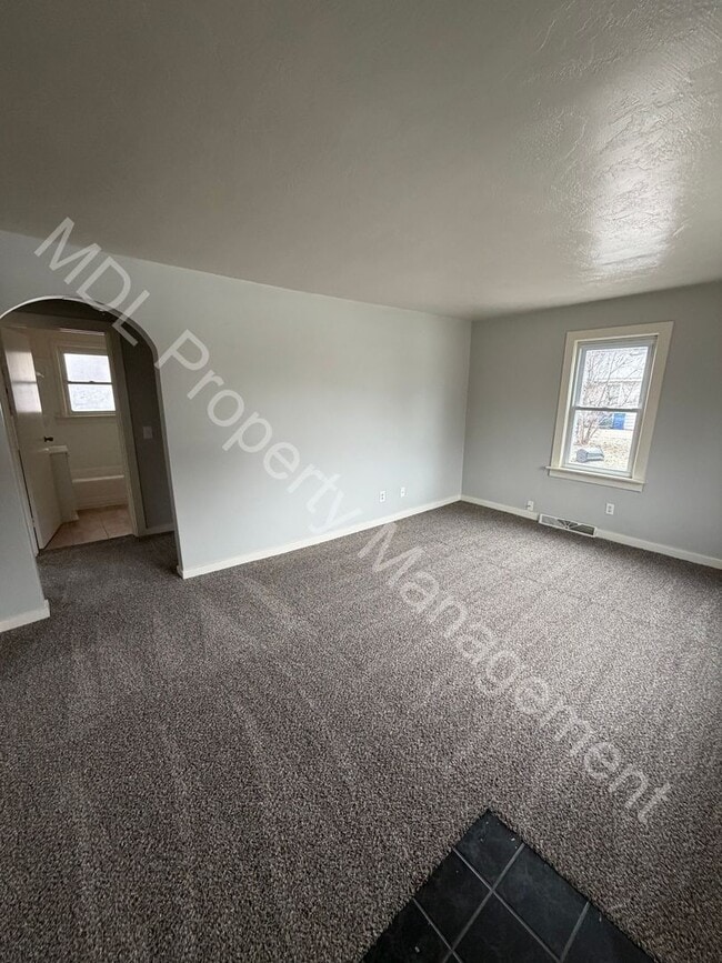 Adorable 2 Bedroom Home with 2nd Level and a Garage!! Off-Campus ...