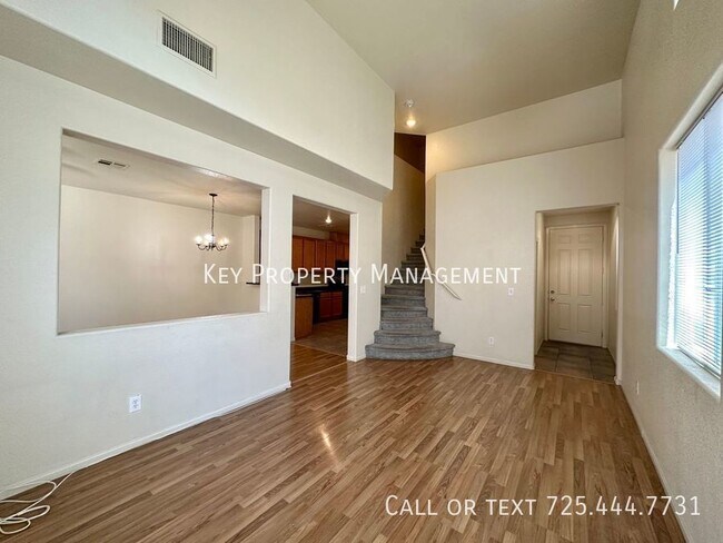 Two-Story with Open High-Ceiling Living Ro... - House Rental in Las ...