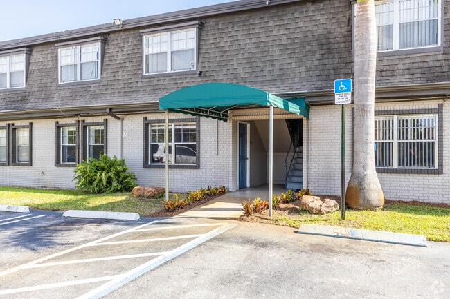 Sunset Place Apartments For Rent in West Palm Beach, FL | ForRent.com