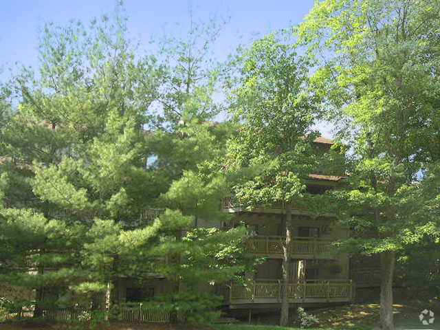 Pine Mill Ridge Apartments - Cuyahoga Falls, OH | ForRent.com