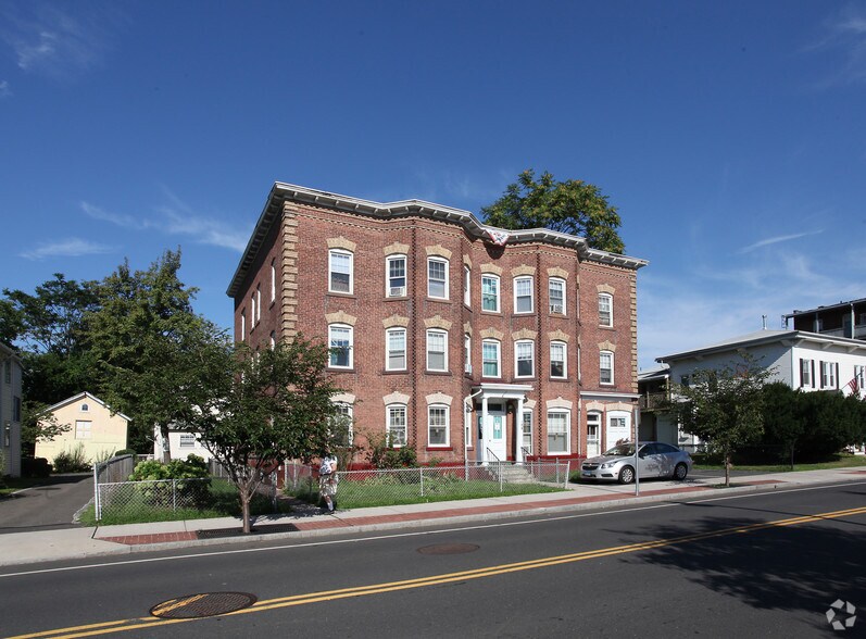 184 Washington St | New Britain, CT | ForRent.com
