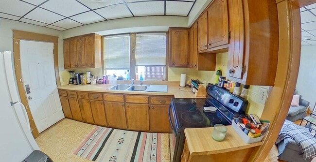 1014 Bluemont Ave Unit #2 Off-Campus Housing, Manhattan, KS