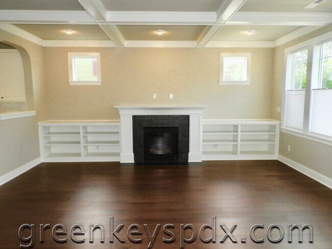 Gorgeous Like-New 4-Bedroom House in a Gre... - House Rental in ...