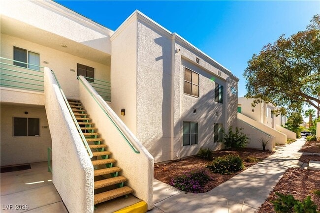 7100 W Pirates Cove Rd Unit 2089 Off-Campus Housing, Las Vegas, NV