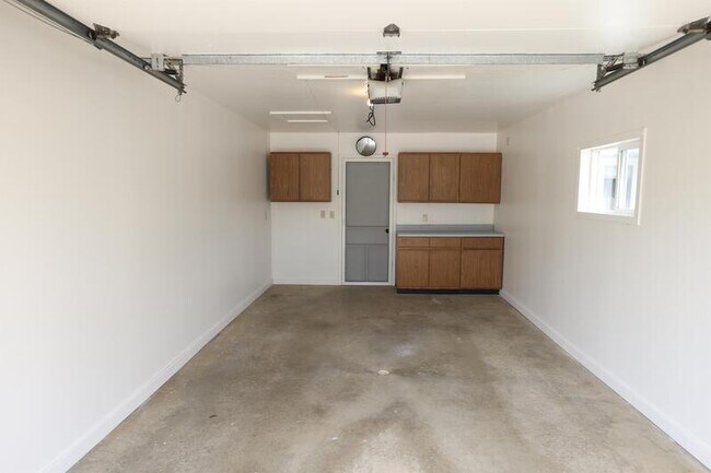 704 Clearview Dr Off-Campus Housing, Decorah, IA