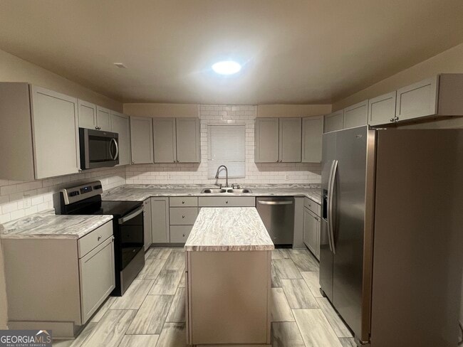 121.5 Roundtree St - House Rental in Statesboro, GA | ForRent.com