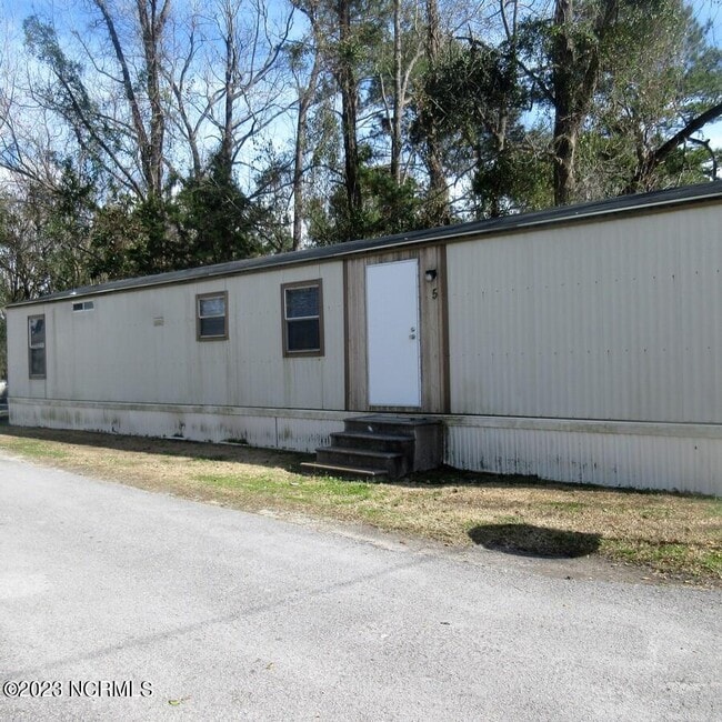 134 Morningside Dr Off-Campus Housing, Jacksonville, NC