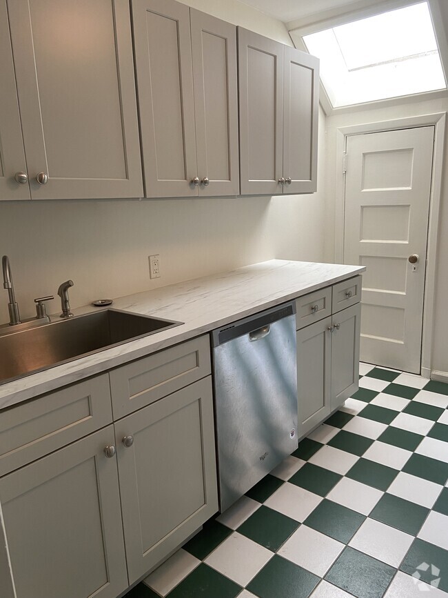 Long Island University-CW Post Campus Off-Campus Housing & Apartments ...