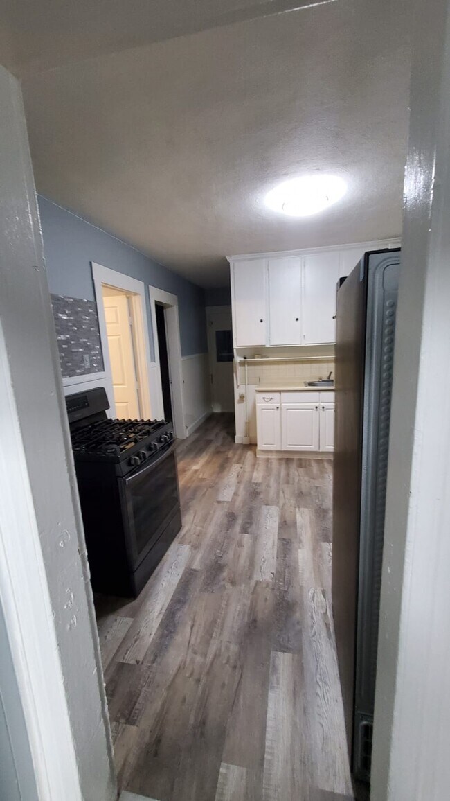 43 Wiklund Ave Unit 1st Floor - Stratford, CT | ForRent.com