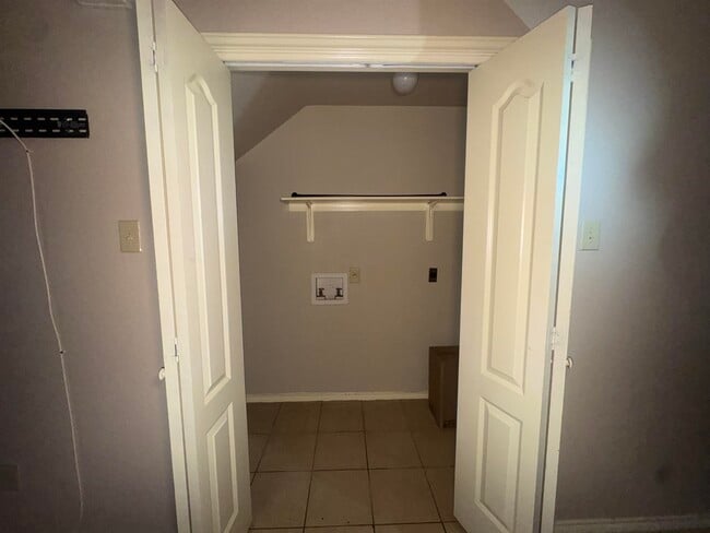 2801 S Bartlett Ave Unit 4 Off-Campus Housing, Laredo, TX