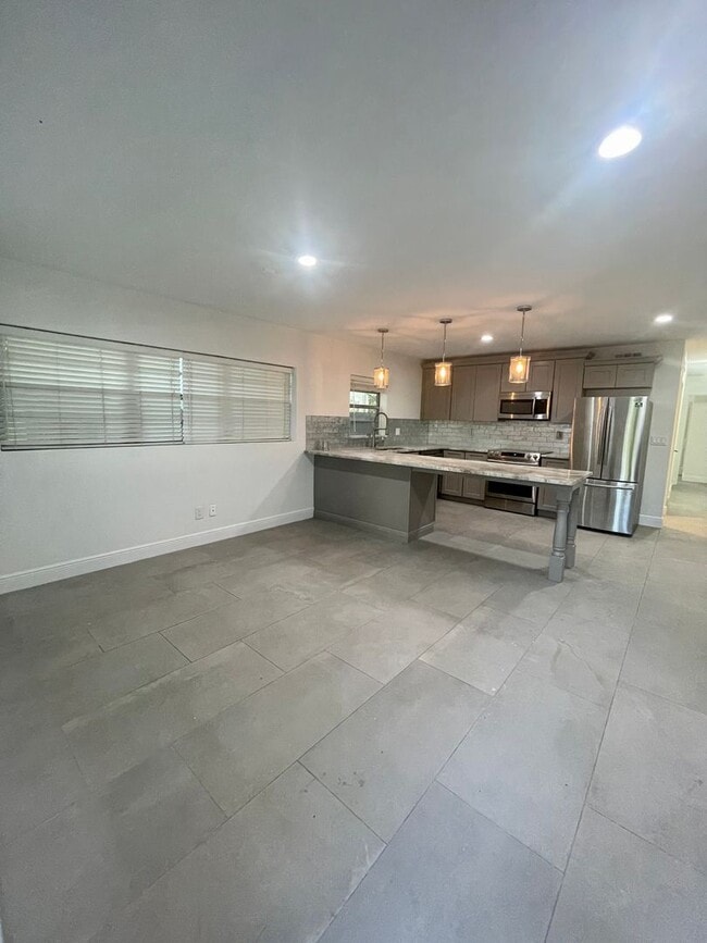 Recently renovated open floor plan 2/1 Dup... - House Rental in Orlando ...