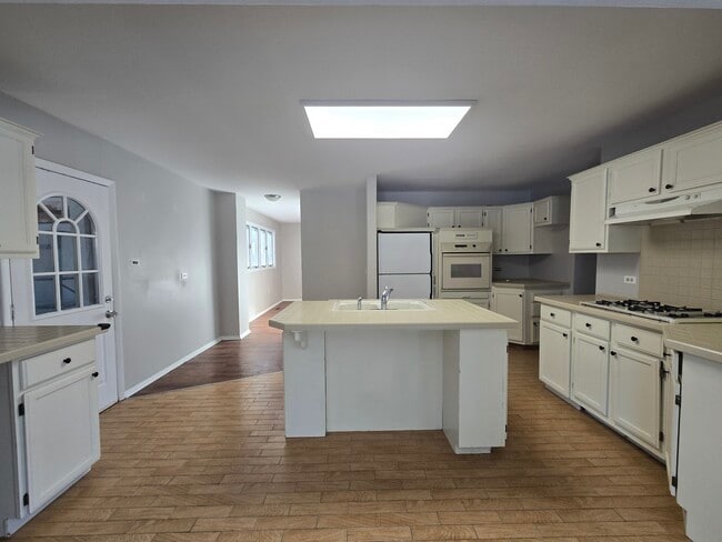 25151 W Lincoln Dr Off-Campus Housing, Lake Villa, IL