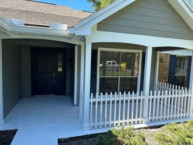 BEAUTIFUL 3 Bedroom/2 Bath Home with Water... - House Rental in Lake ...