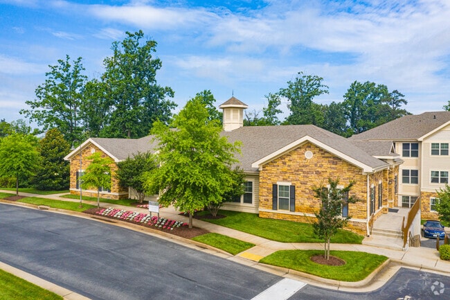 Arden Place Apartments | University of Virginia | Off-Campus Housing Search